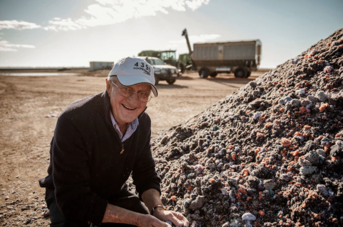 Recycling unwanted cotton clothing in farms - Used Clothing Wholesalers ...
